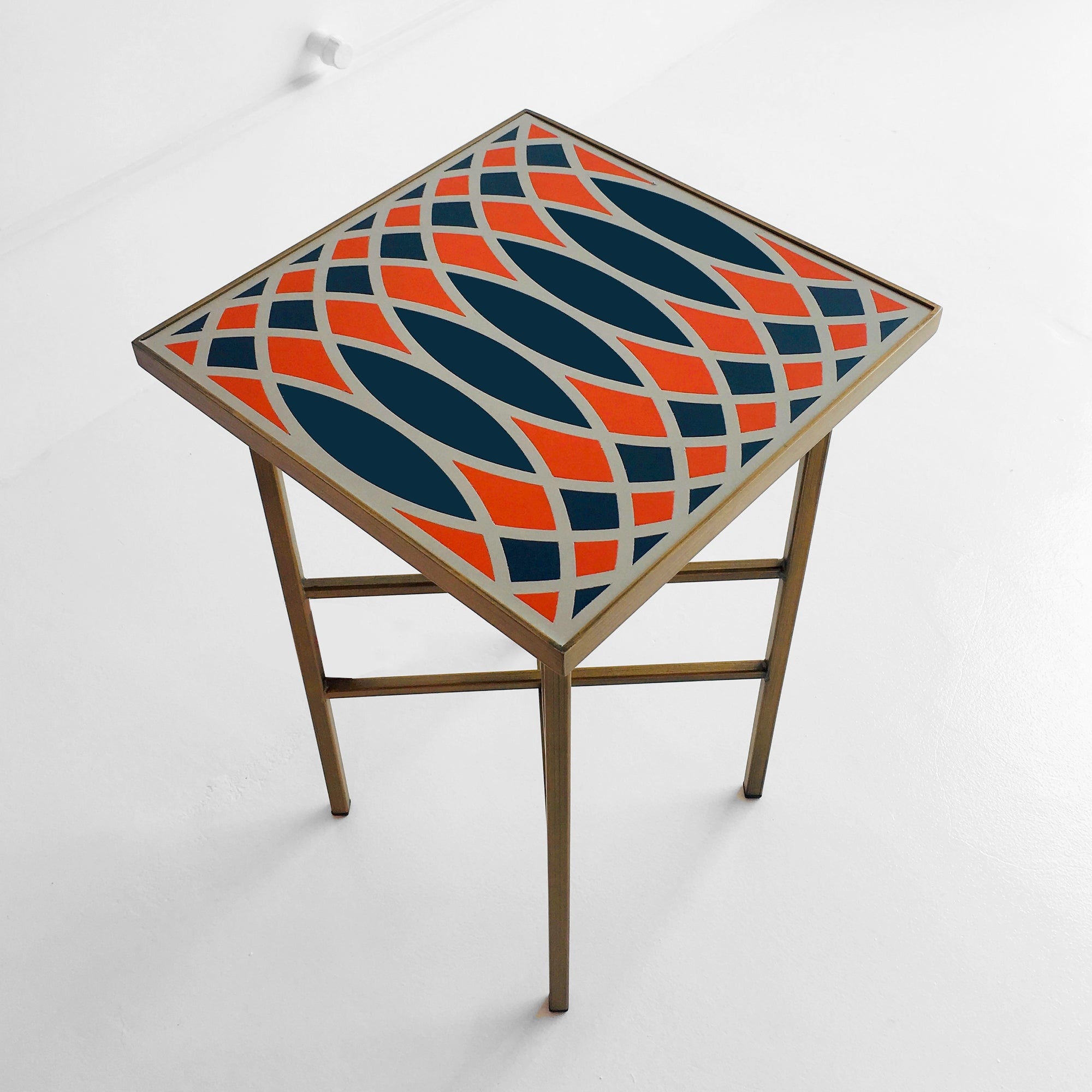 Motif Side Table – Collectioni